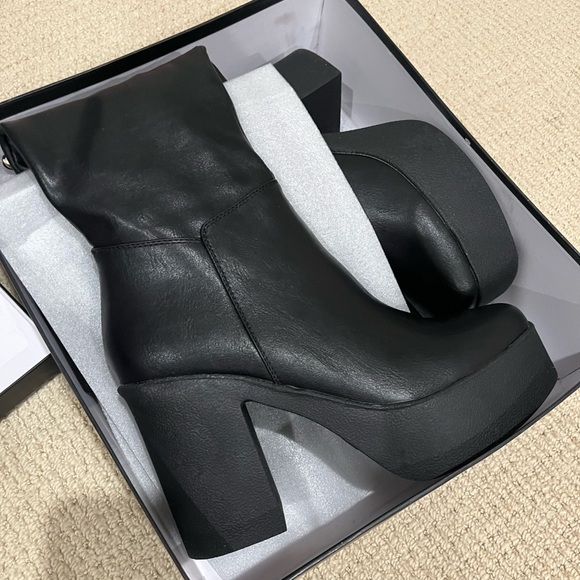 Lamoda | Shoes | Knee High Slick Nick Boots From Lamoda 6 Brand New ...